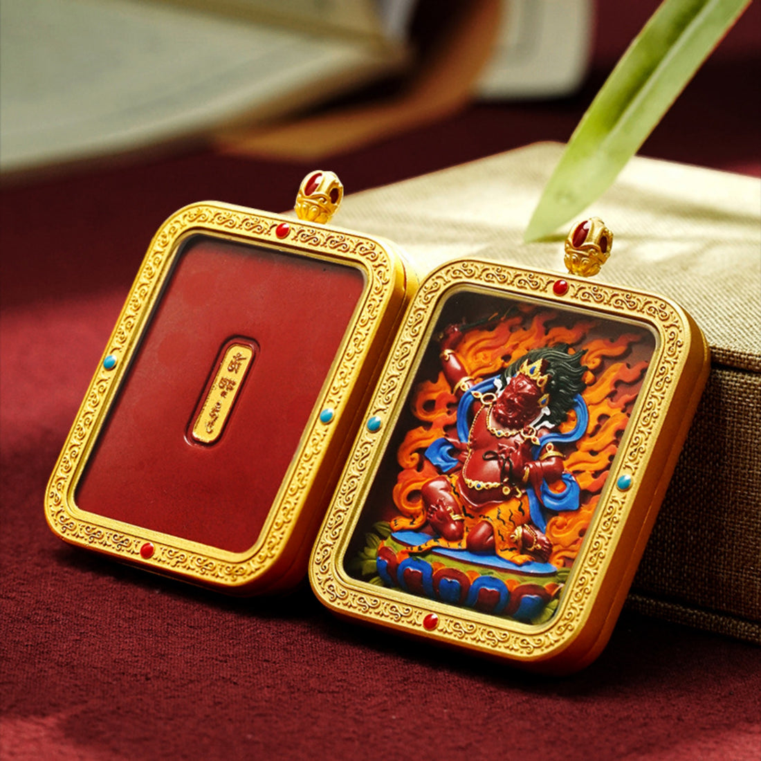 QiLing Aura Hand-Painted Thangka Red Sand Brass Pendant Necklace (Ga W