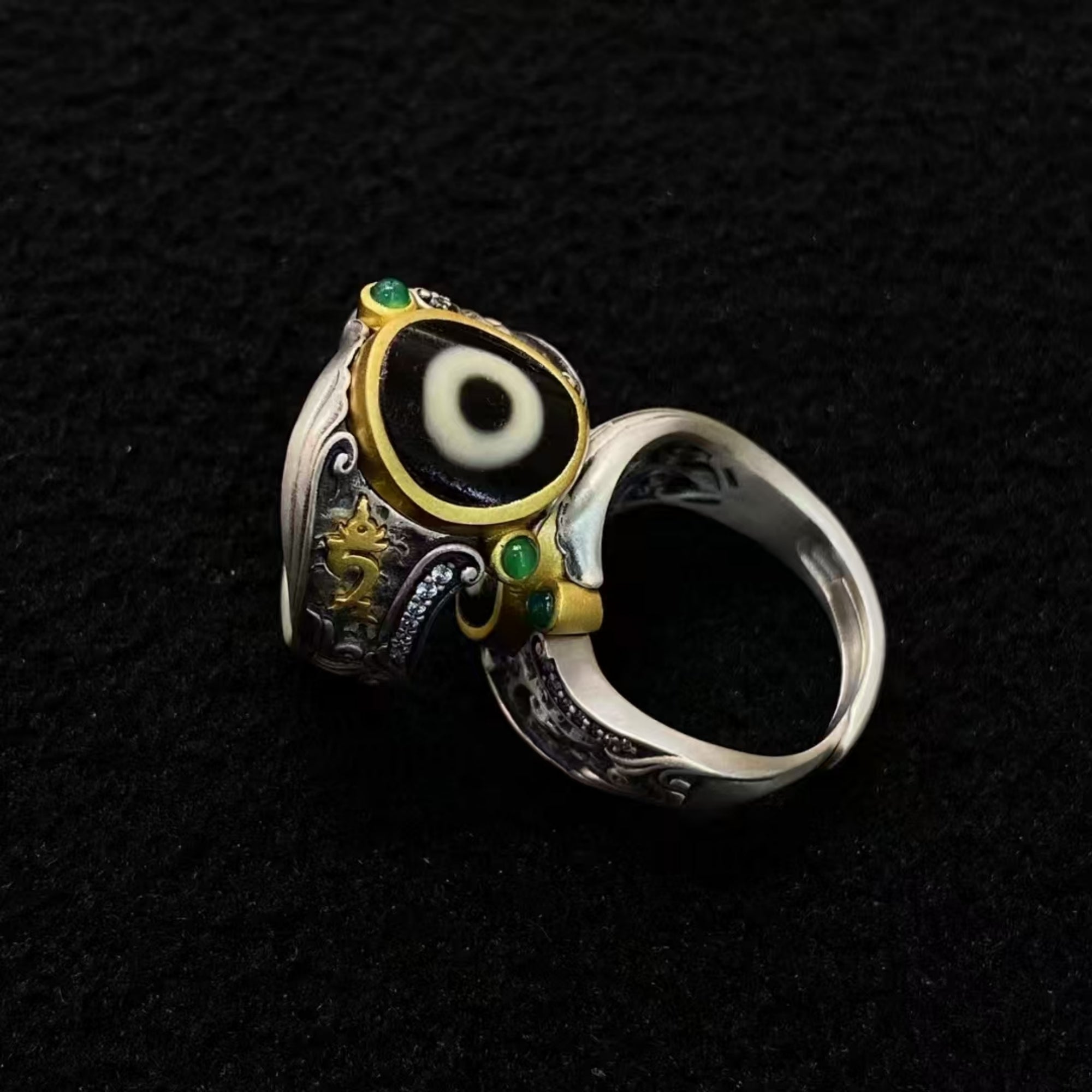 Tibetan Buddhist Sacred Dzi Garuda Ring